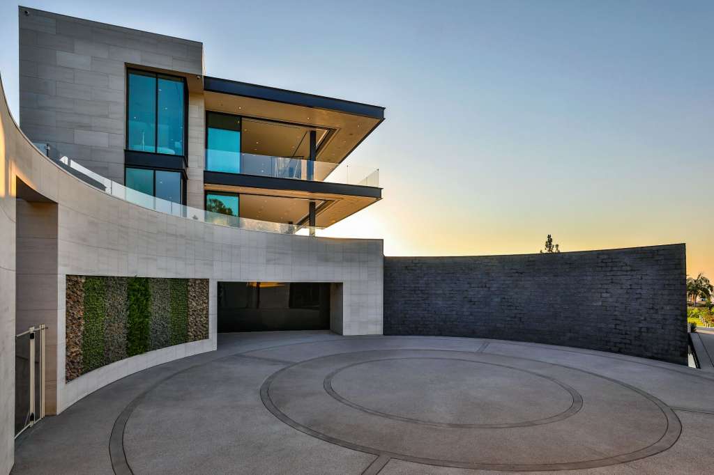 Inside the world of $100M Mansion in Bel Air - 908 Bel Air